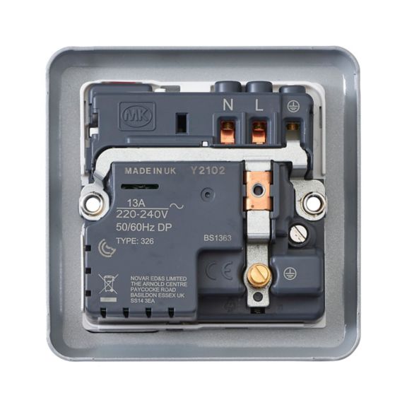 Metalclad Plus™ USB Integrated SwitchSocket | Honeywell